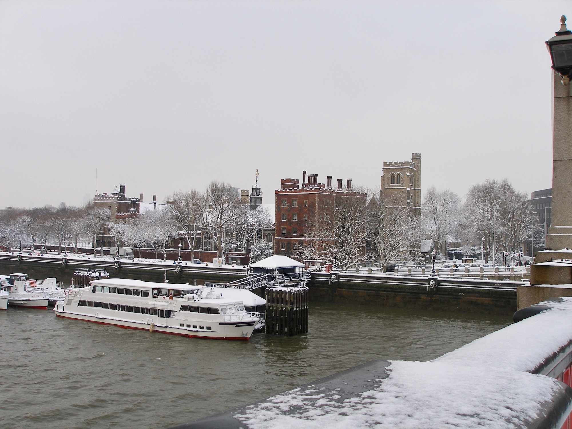 The Thames in winter – Ebb & Flow