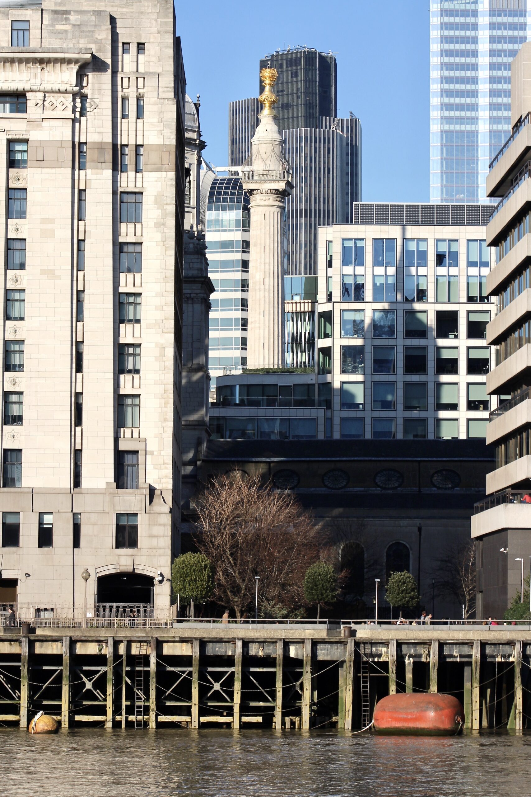 Grab Chains on the central London Thames embankments – Ebb & Flow